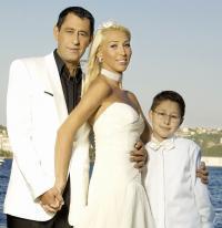 Ünlü yapımcı eski eşiyle evlendi - Magazin Haberleri