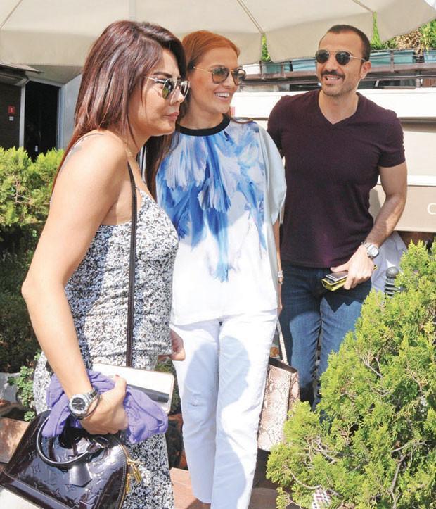 Demet Akalın ile Okan Kurt otomobillerini değiştirdi - Haberler Magazin