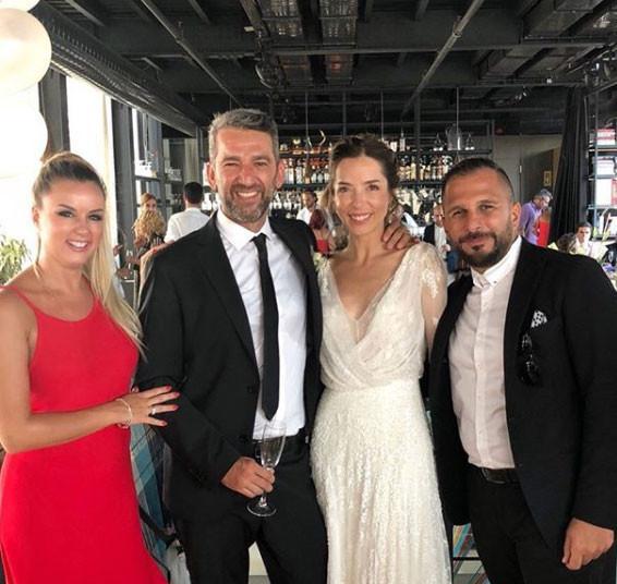 Ünlü sanatçı Zuhal Olcay kızını evlendirdi - Haberler Magazin