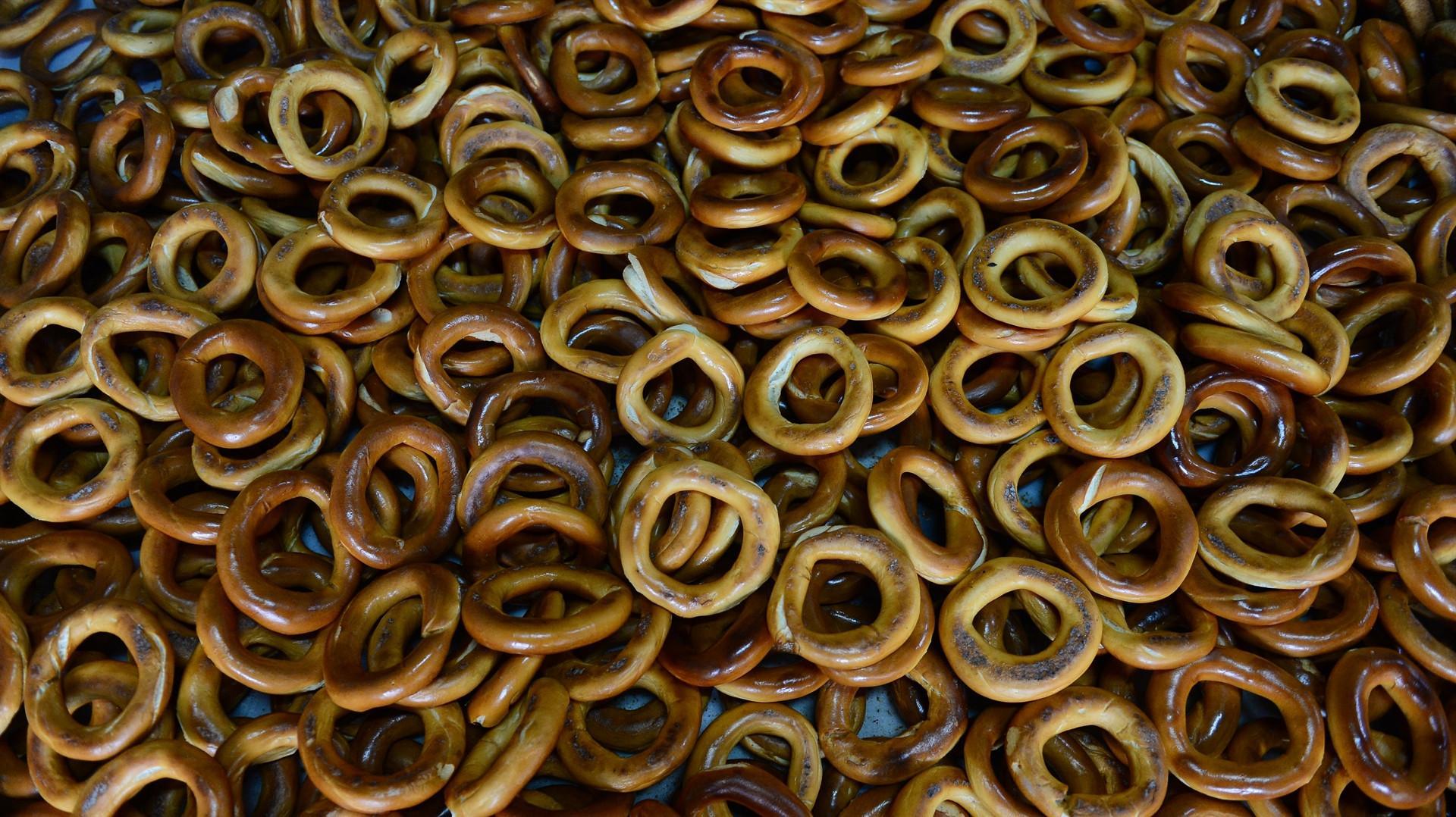 Pekmezin renk ve tat verdiği asırlık lezzet: Giresun simidi - Hürriyet ...