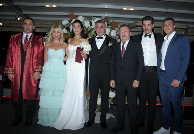 Oyuncu Turgut Tuncalp, İlayda Atmaca evlendi - Haberler Magazin