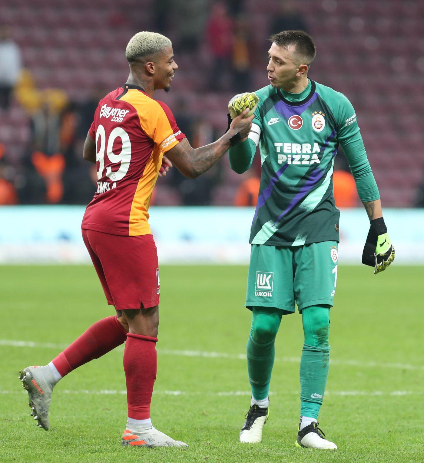Avrupa, Muslera'yı konuşuyor! Benjamin Button... - Son Dakika Spor Haberleri