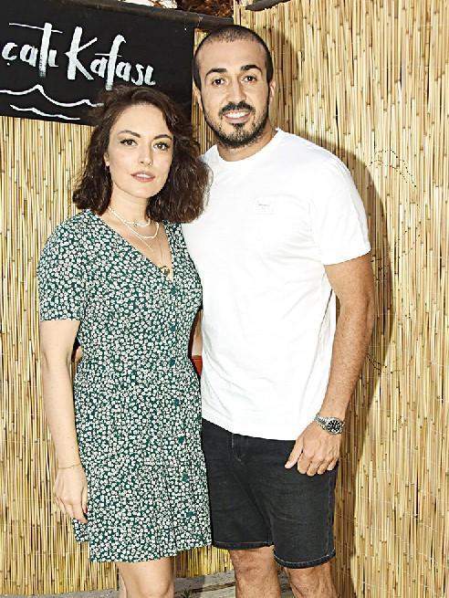 Sinan Engin'den Elif Engin'e mezuniyet kutlaması... Ezgi Eyüboğlu ...