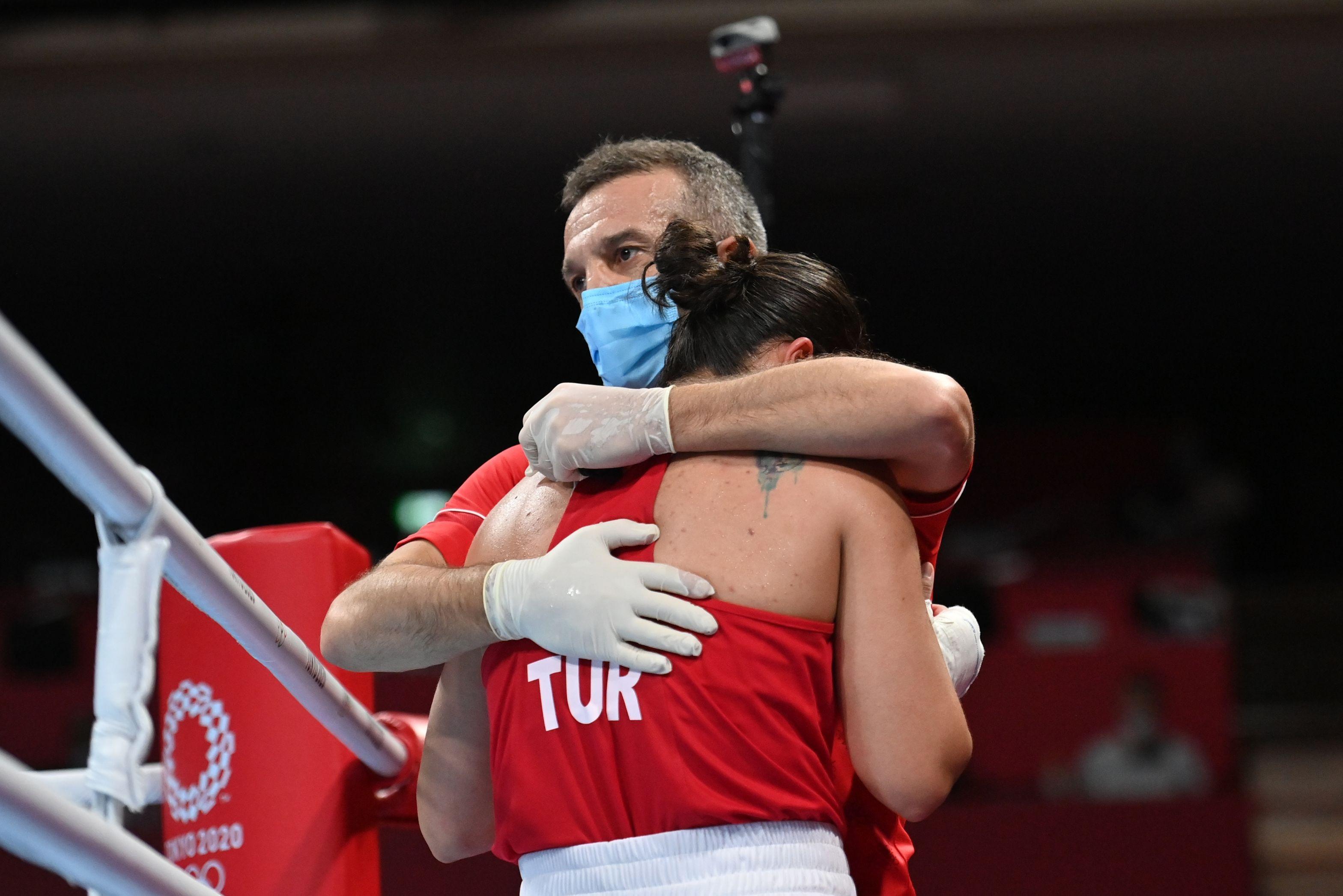 Son Dakika: Busenaz Sürmeneli ve Buse Naz Çakıroğlu Tokyo 2020'de tarih ...