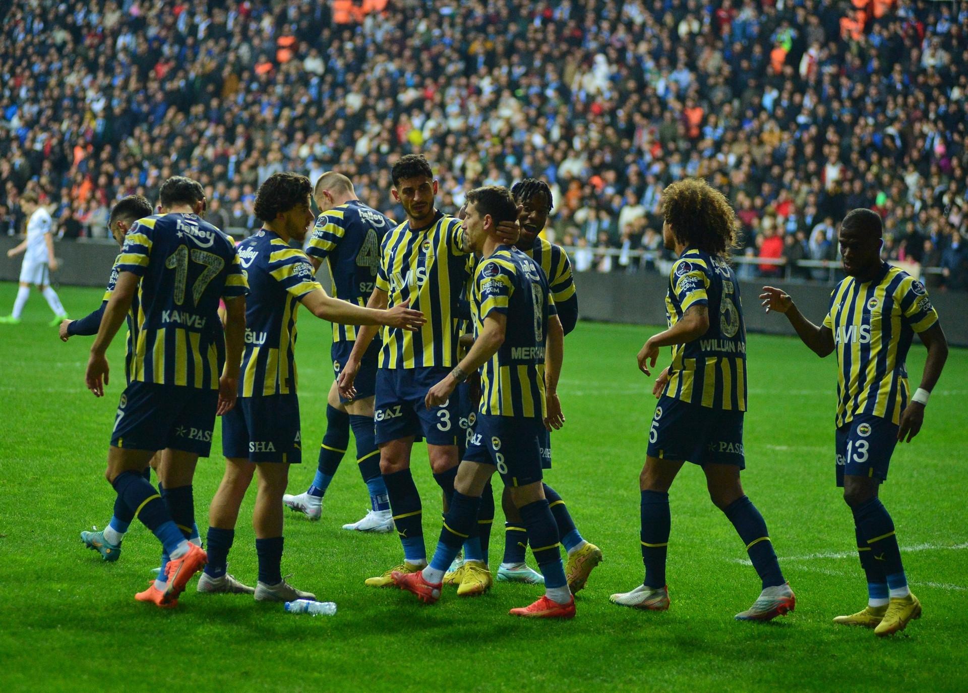 Adana Demirspor-Fenerbahçe maçından en özel fotoğraflar! - Son Dakika ...
