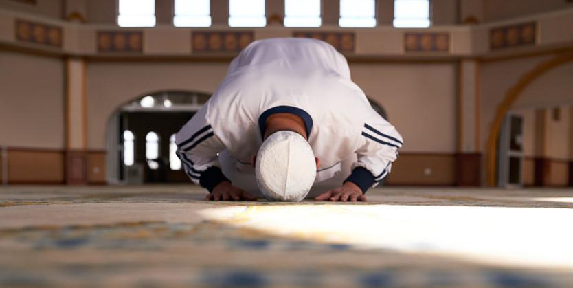 Tilavet secdesi nedir, nasıl yapılır? Secde ayetlerinin (tilavet ...