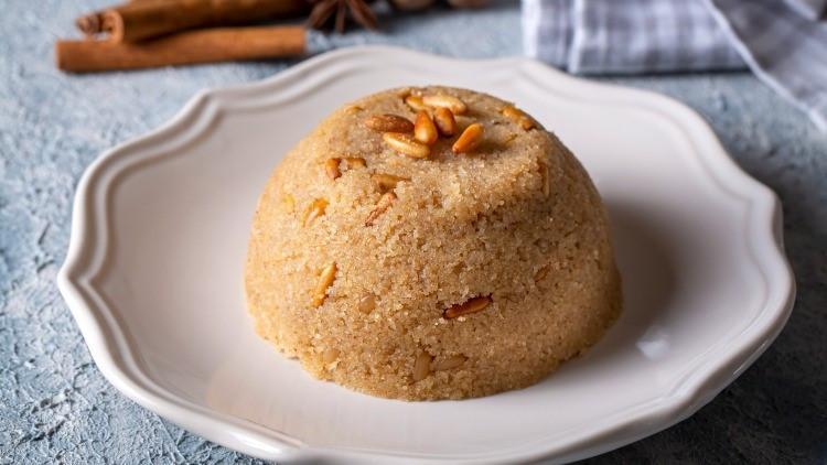 KANDİL HELVASI TARİFİ (TAM KIVAMINDA) || Sütlü, sütsüz irmik helvası ...