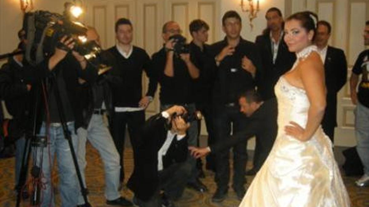 Dansöz Tanyeli evlendi - Mahmure