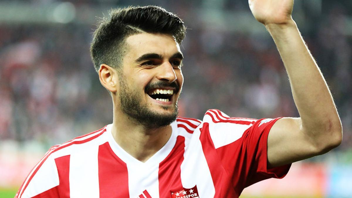 Fatih Aksoy'dan transfer açıklaması! Beşiktaş'ta kalmak istiyorum ...