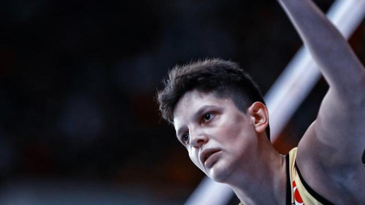 Ebrar Karakurt kimdir, kaç yaşında, aslen nereli? Milli Voleybolcu ...