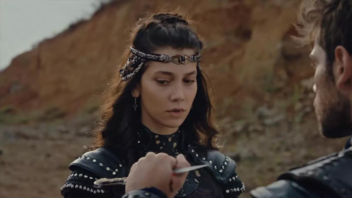 Kuruluş Osman Holofira kimdir? Kuruluş Osman'ın Nilüfer Hatun'u Ecem ...