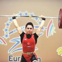 Turkish weightlifter wins three golds - Turkish News