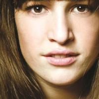 Portuguese singer takes stage