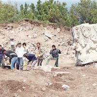 World’s biggest column head found in Balıkesir