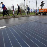 Dutch unveil world's first solar-powered bicycle path