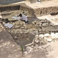 Tomb reveals burial methods of ancient age