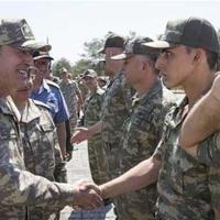 Top Turkish general visits Syrian border unit for Eid - Türkiye News