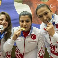 3 Turkish female boxers get Olympic quota - Turkish News