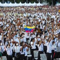Venezuelan classical musicians play for largest orchestra record