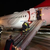 Plane’s tire catches fire on landing in southern province - Türkiye News