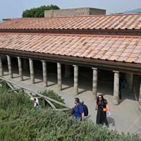 'Ancient Roman' solar roof tiles power Pompeii villa