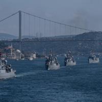 Naval parade marks anniversary of Battle of Preveza - Türkiye News