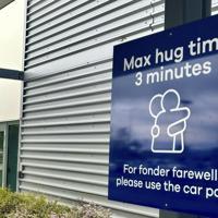 New Zealand airport sets three-minute limit on hugs - World News
