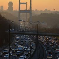 Istanbul traffic costs residents 105 hours: Study - Türkiye News