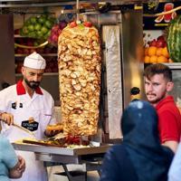 'Döner,' 'lahmacun,' 'simit' lead food orders in Türkiye in 2025 ...
