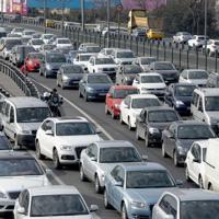 Post-pandemic car surge chokes Istanbul traffic - Türkiye News
