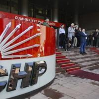 Key CHP session hangs amid counter-moves by rival blocs - Türkiye News