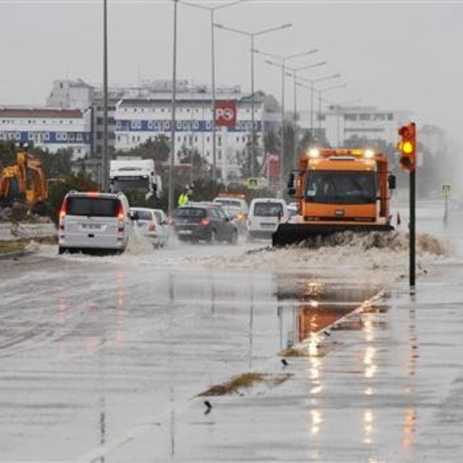 Storms pummel Turkey's coastal cities