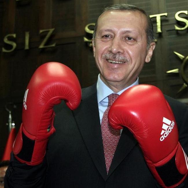Turkish prime minister puts on boxing gloves