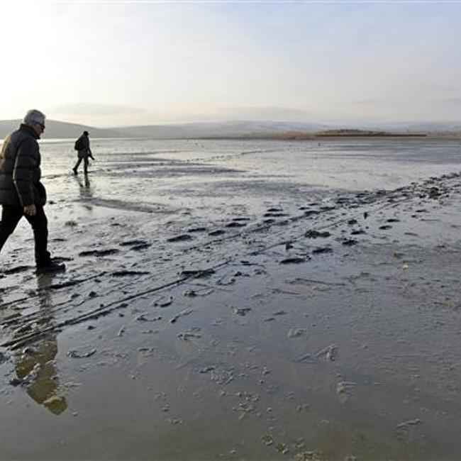 Drought in Lake Van exposes long-submerged Ottoman structures