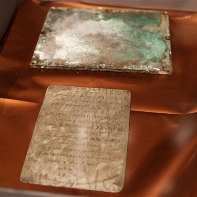 Boston opens 'oldest' US time capsule from 1795