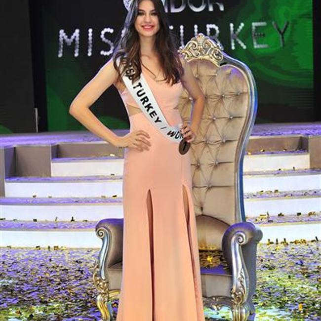 Contestant from Bursa crowned Miss Turkey 2015