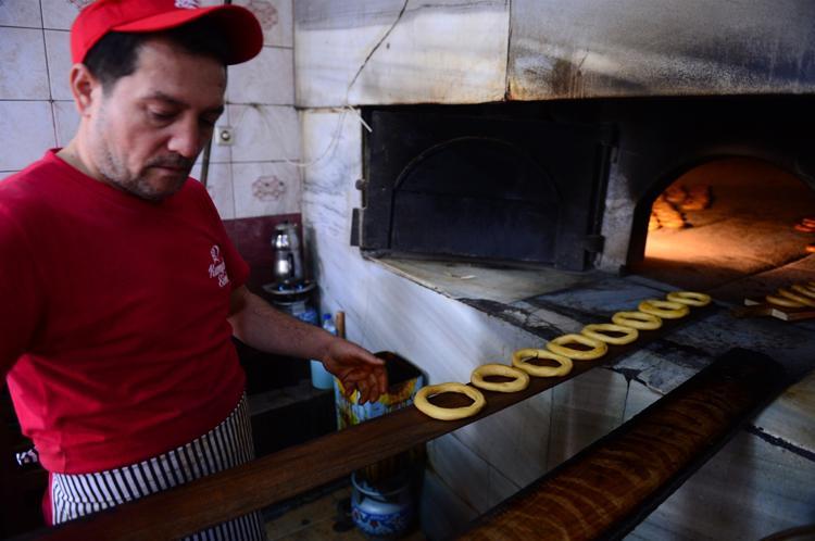 Pekmezin renk ve tat verdiği asırlık lezzet: Giresun simidi