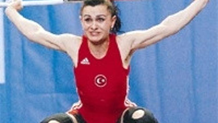Nurcan Taylan’dan 3 madalya