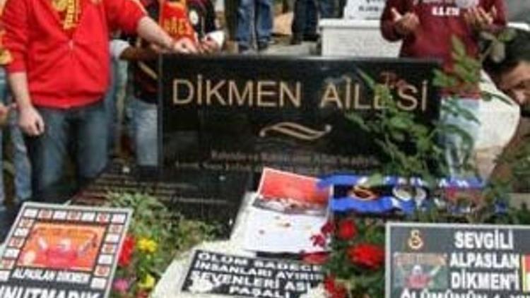 Alpaslan Dikmen kabri başında anıldı - Son Dakika Spor Haberleri