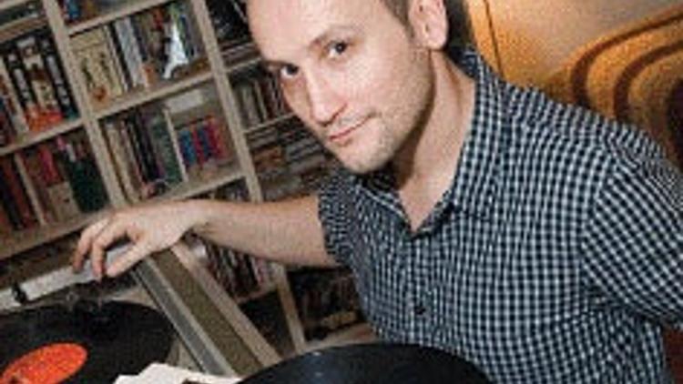 Naim Dilmener ve Sarp Dakni ile 45'likler featuring Erol Büyükburç ...