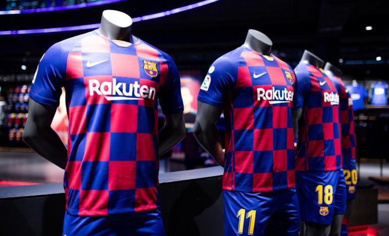 Barcelona yeni formalarını tanıttı - Futbol Haberleri