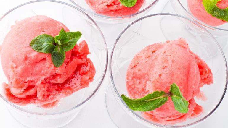 Sorbe nedir, nasıl yapılır? Limonlu, karpuzlu, çilekli pratik sorbe ...