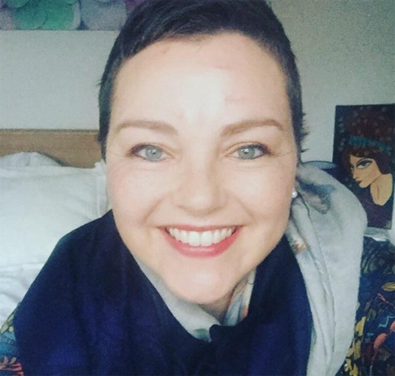 EastEnders dizisiyle tanınan İrlandalı oyuncu Melanie Clark Pullen ...