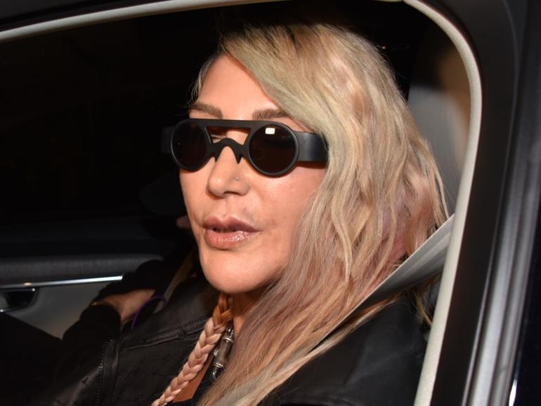 Hande Yener: Botoks yaptırarak mutlu oluyoruz! - Son Dakika Magazin ...