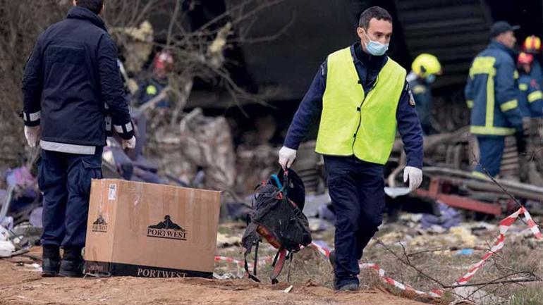 Yunanistan’da tren faciası: 43 ölü... Perastika yitona... Geçmiş olsun ...