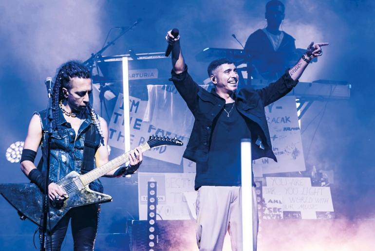 Oyuncu Uğur Bilgin ile İrem Uslu'dan balayı paylaşımı - Magazin Haber