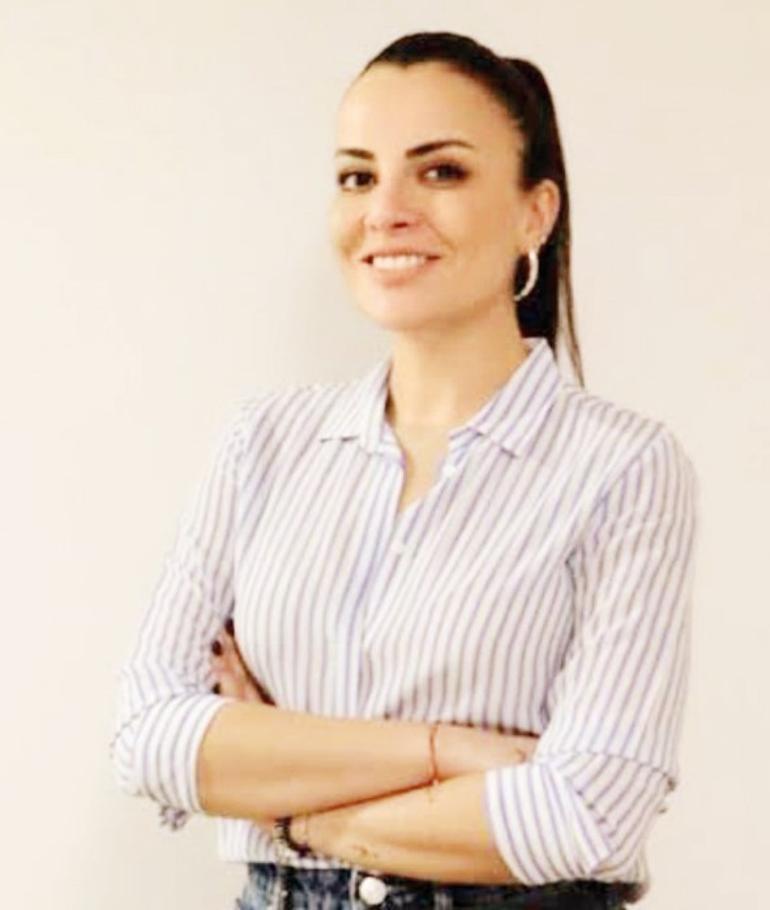 Anna Vissi’li açılış | Mehmet Üstündağ Köşe Yazısı - Hürriyet Haberler