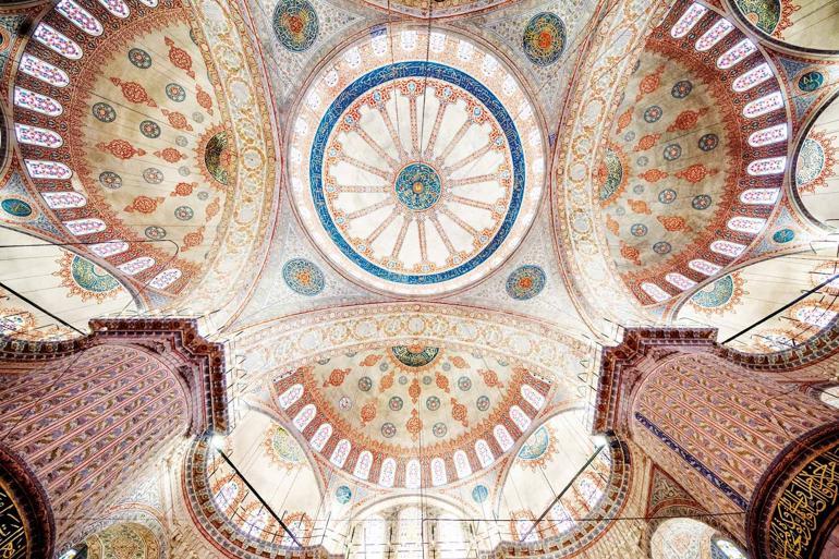 Mihrabı, çinisi, avlusu, minaresiyle kültür mirası camilerimiz ...