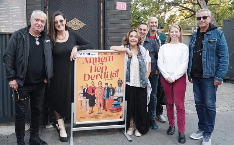 Aile komedisi... 'Annem Hep Derdi Ki' - Magazin Haberleri