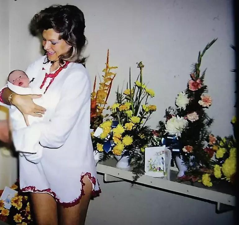 Elon Musk'ın annesi Maye Musk kimdir? Maye Musk ünlü mü, kaç yaşında?